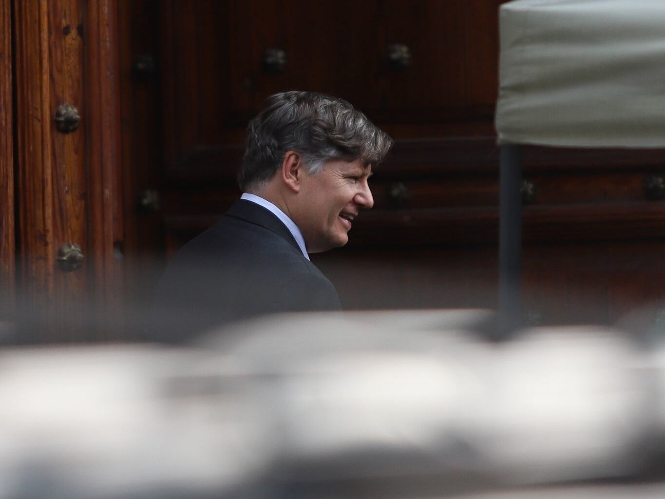 (VIDEO) Christopher Landau llega a Palacio Nacional para reunirse con ...