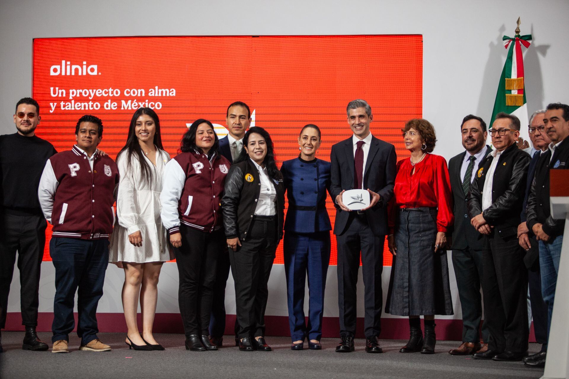 (FOTOS) Revelan logo y emblema de Olinia, el NUEVO auto eléctrico ...