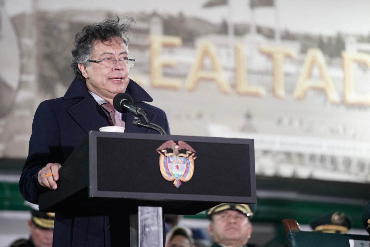 Gustavo Petro anuncia aumento del 23% al salario mínimo en Colombia