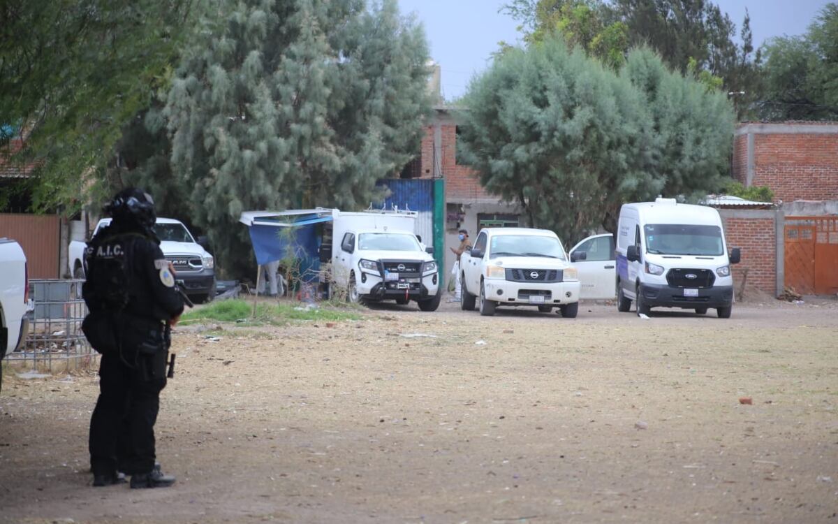 Hallan fosa clandestina con restos humanos en Irapuato, Guanajuato