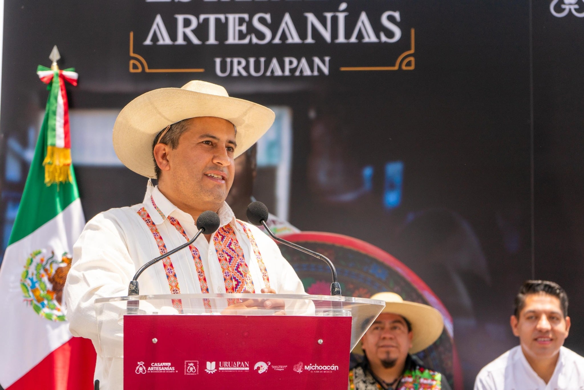 (VIDEO) Leonel Godoy reconoce rivalidad con Carlos Manzo: ‘éramos adversarios políticos’